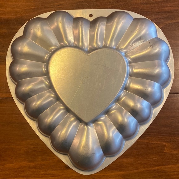 Wilton | Kitchen | Vintage Wilton Embossed Large Heart Aluminum Pan ...